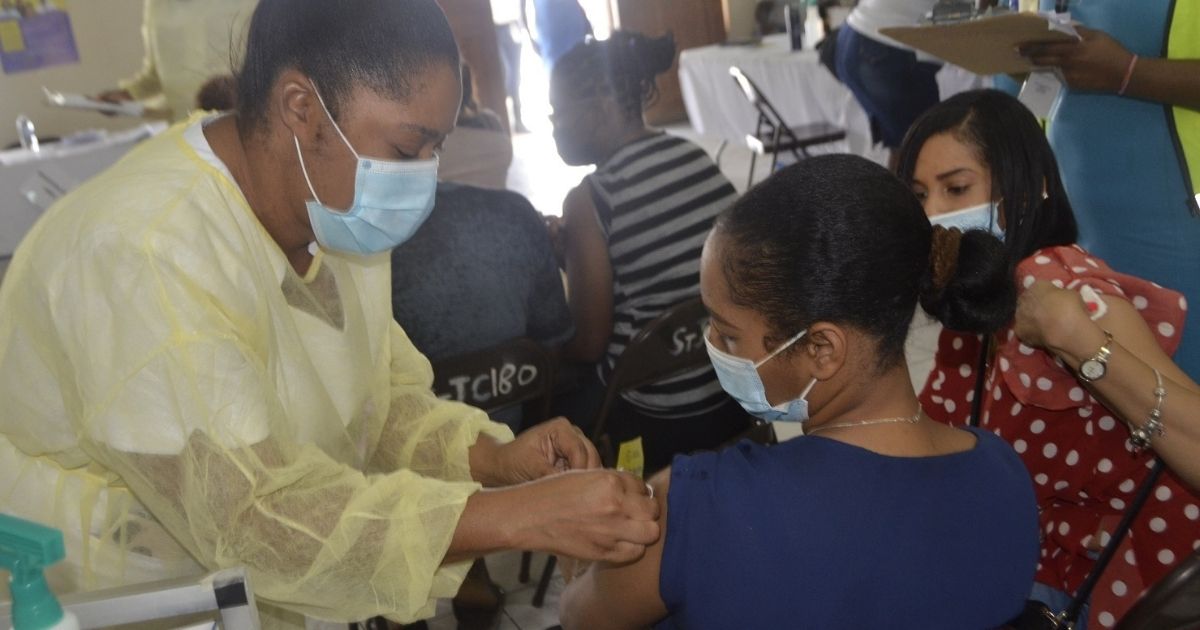 Young teachers urge colleagues to take the vaccine