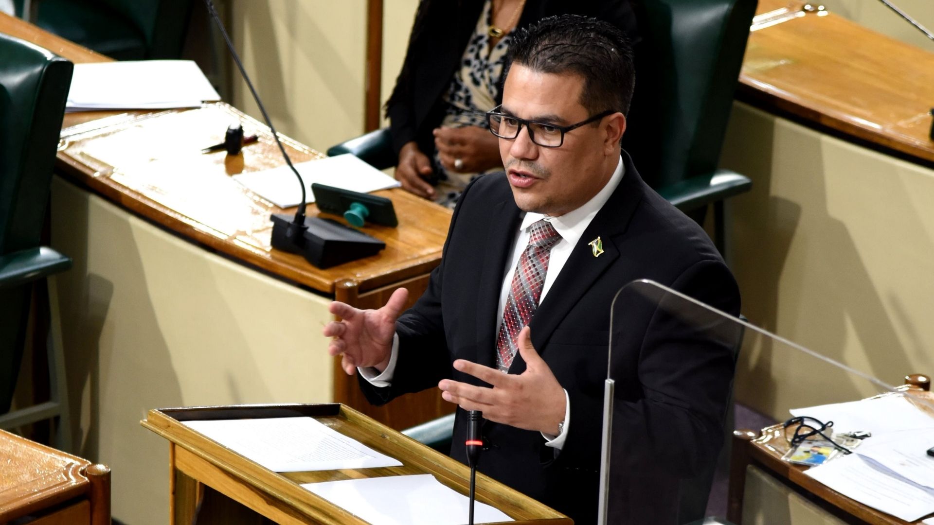 Law strengthened to ban electronic devices in prison