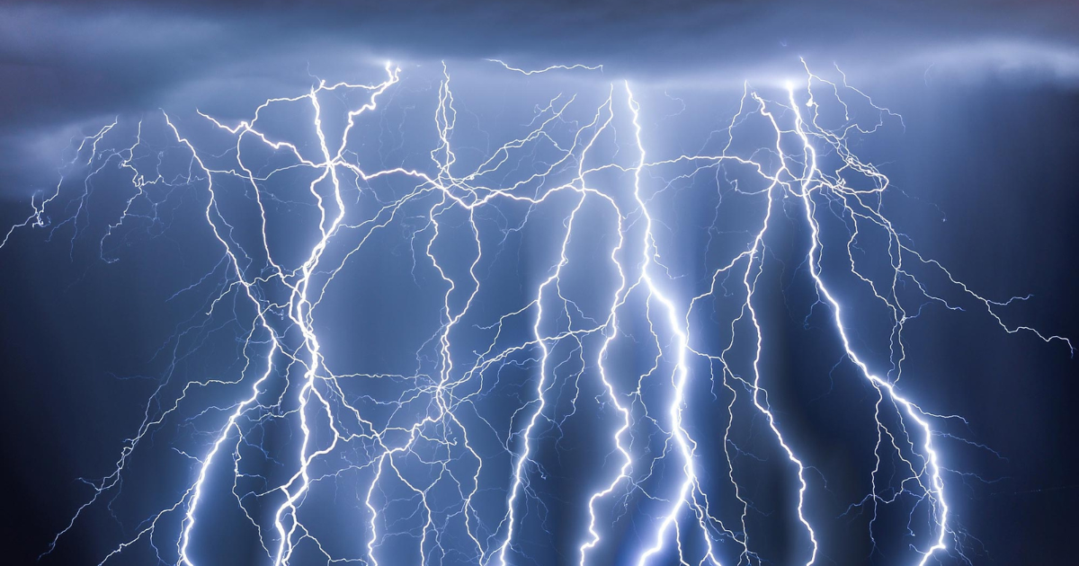 Two dead and two injured following lightning strike near White House