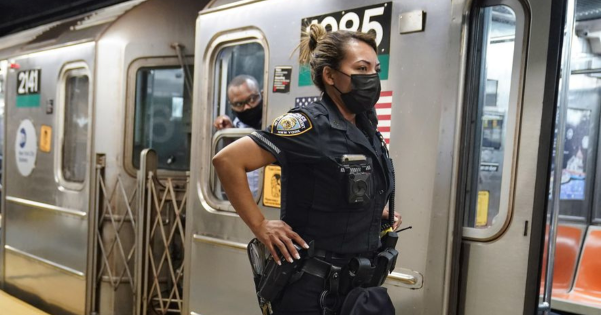 15-year-old loses arm while subway surfing in New York