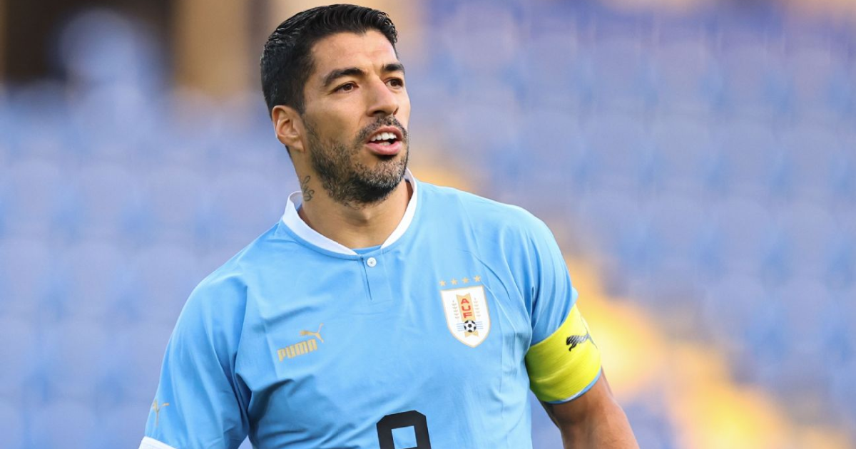 "I don't apologize for it"- Suarez maintains stance on handball ...