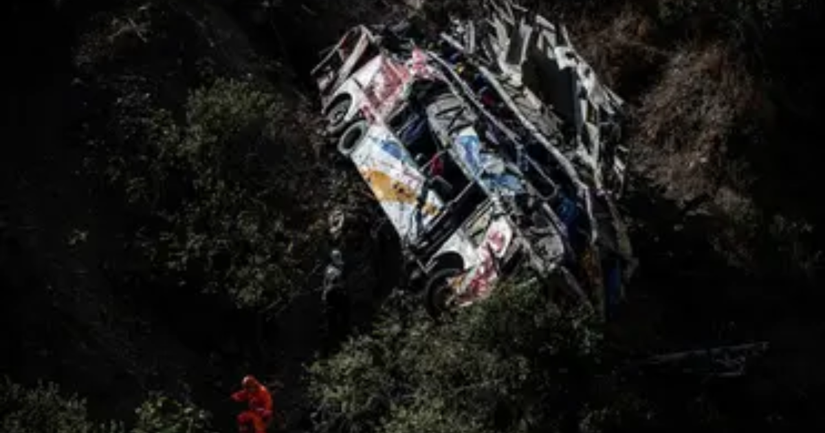 25 people killed after bus plummets off a cliff in Peru