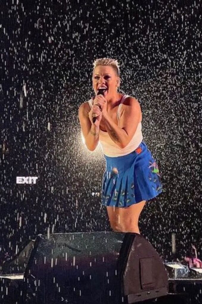 Pink fan goes into labour during concert