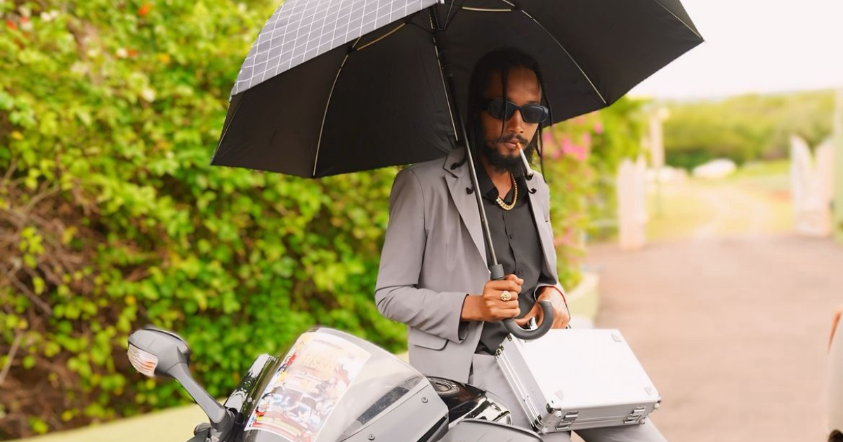 Areakode takes over the top trending on YouTube with "Rey Rico"